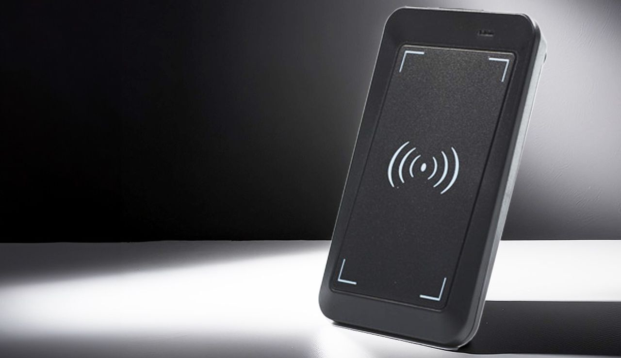 NEO 2 Desktop Reader: Accurate RFID Reading Made Easy