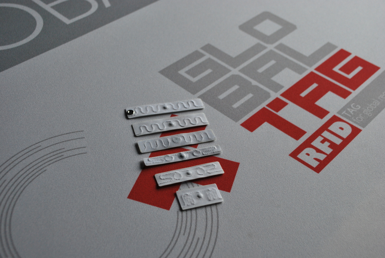 Global Tag UHF RFID Laundry Tags for Textile Tracking